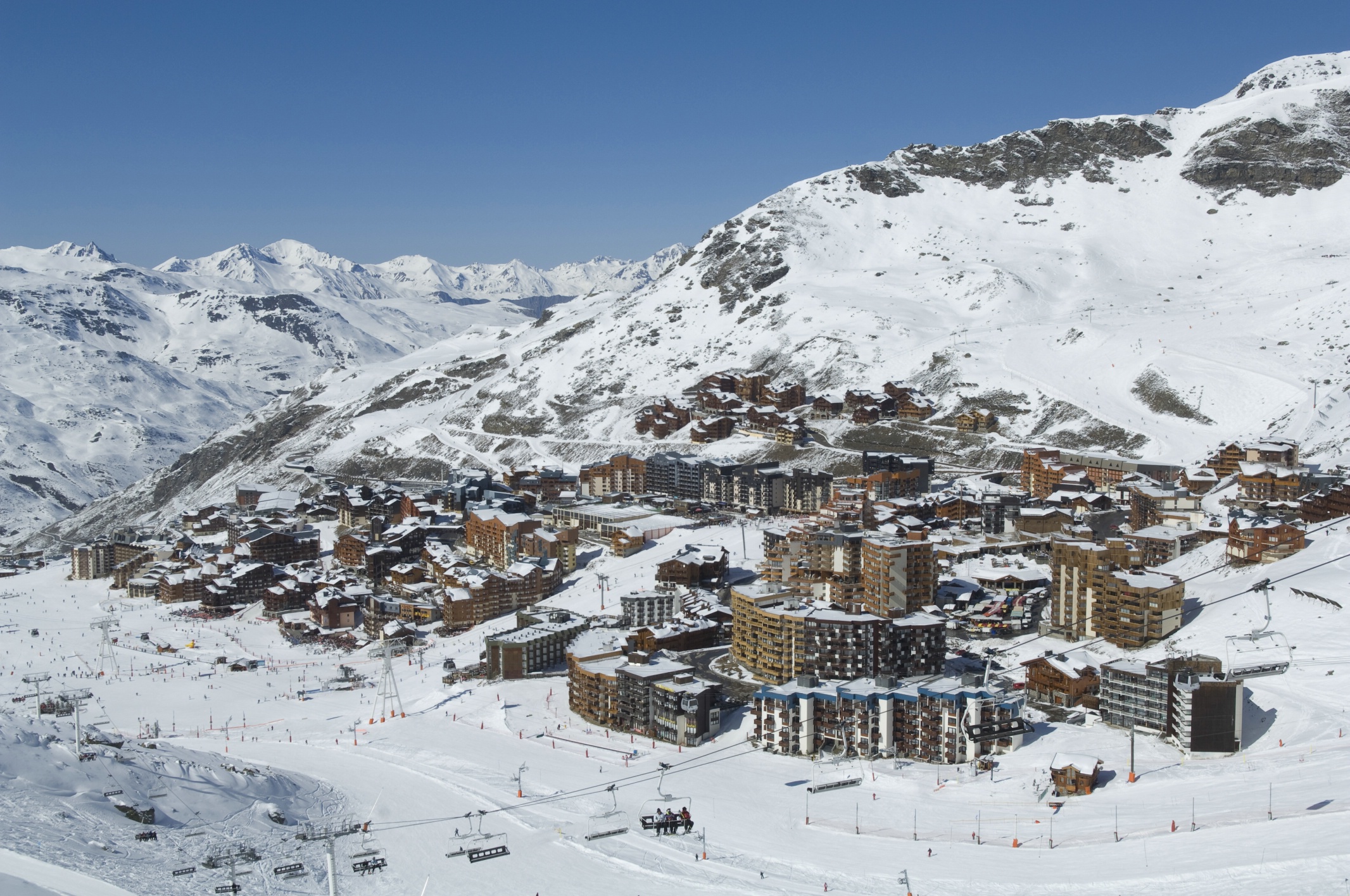 Panorama of the ski resort of Val Thorens, France wallpapers and images ...