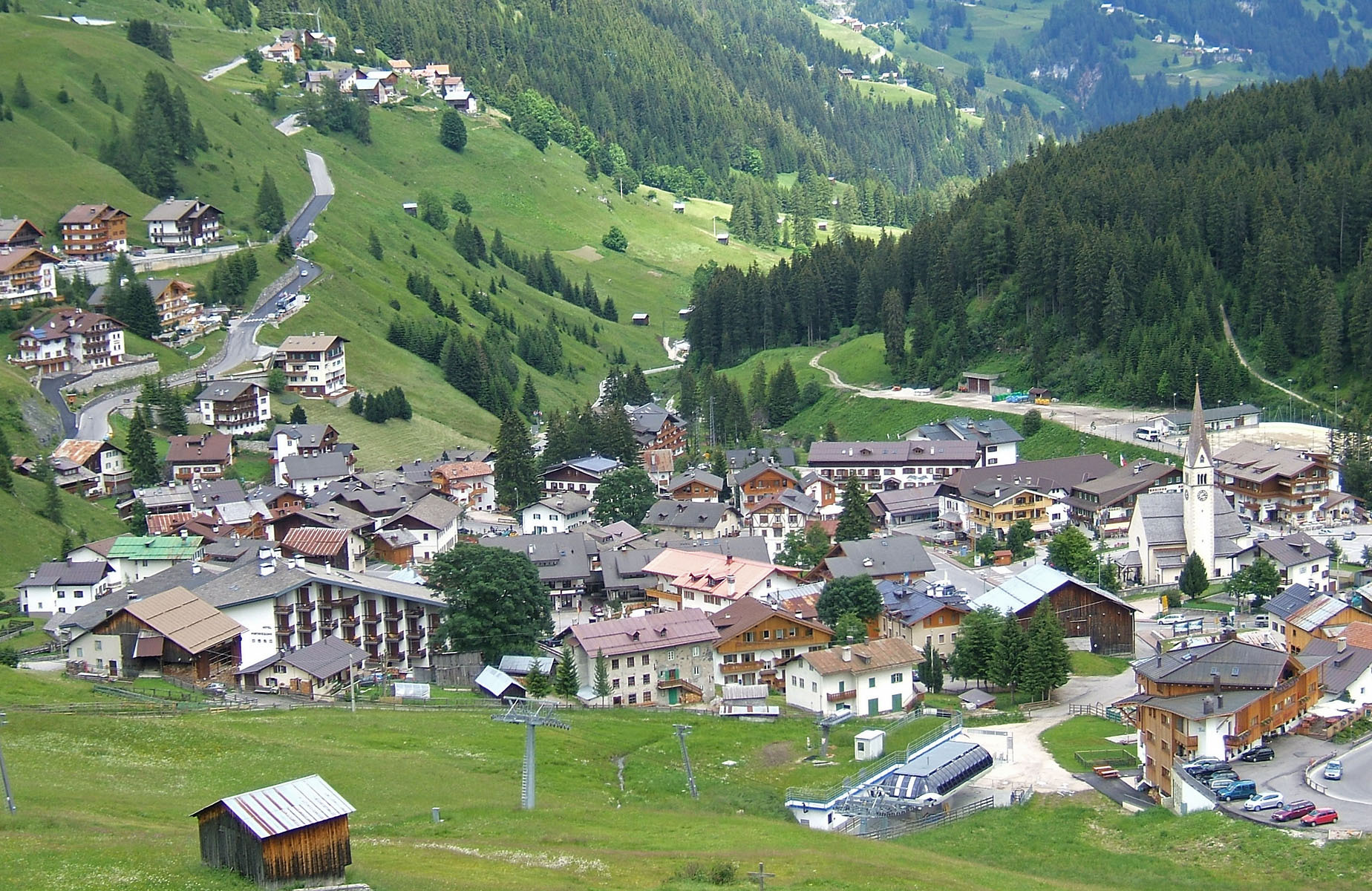 Panorama ski resort of Arabba, Italy wallpapers and images - wallpapers ...