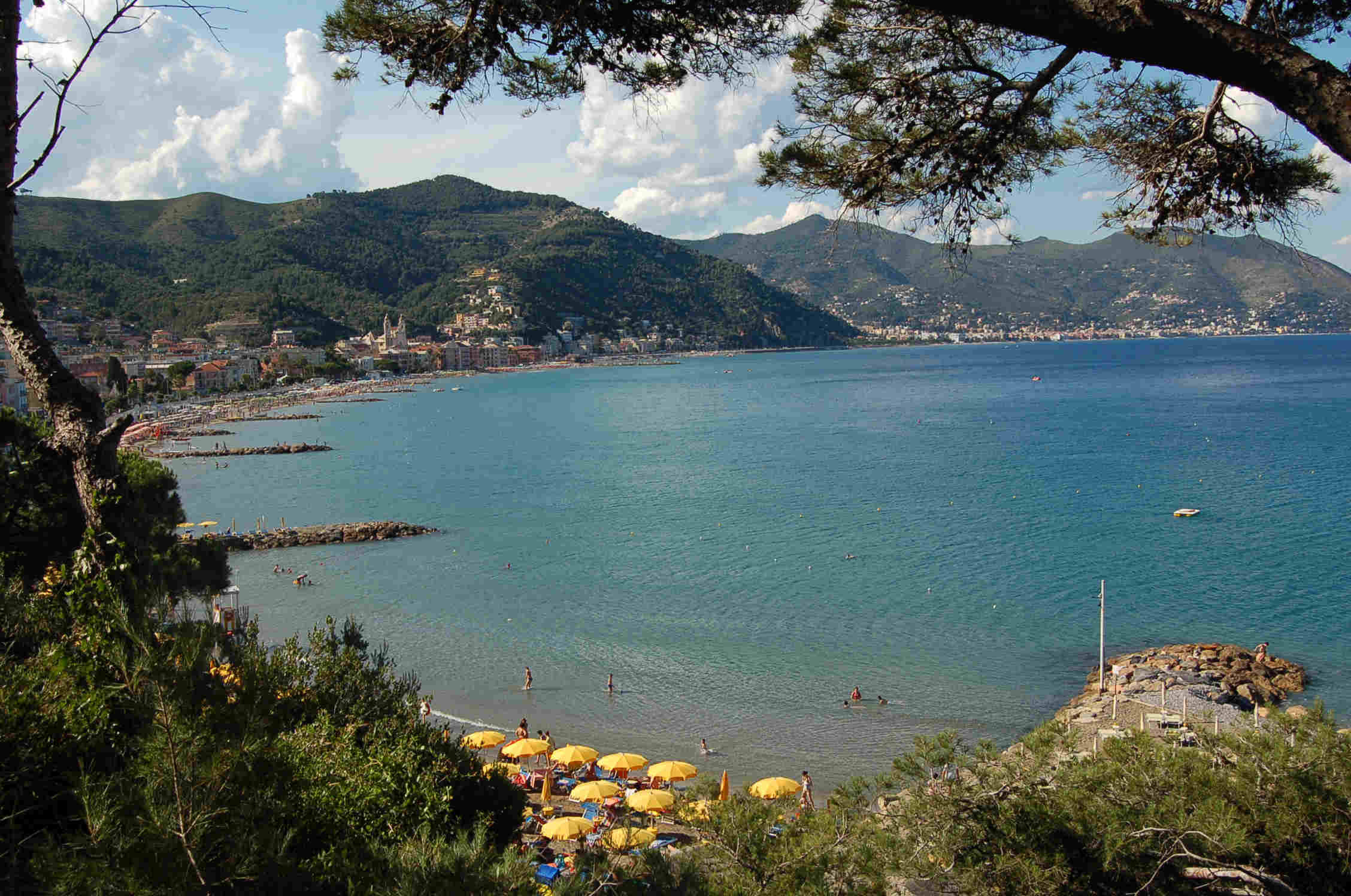 Resort Alassio, Italy wallpapers and images - wallpapers, pictures, photos