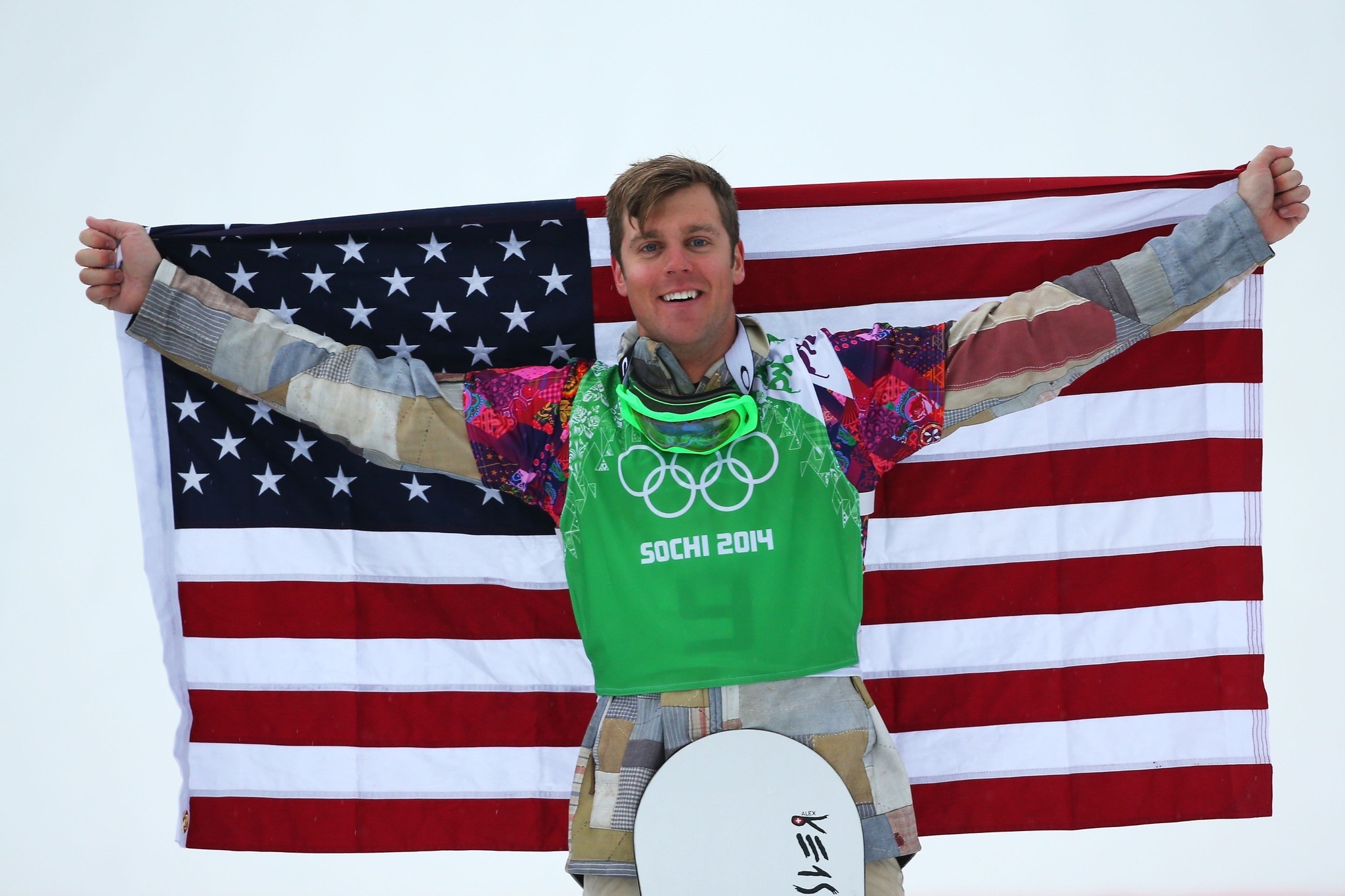 Обладатель бронзовой медали американский сноубордист Алекс Диболд на ...