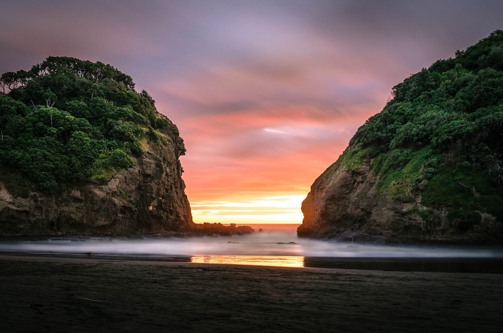 Beautiful sunset between rocks in New Zealand wallpapers and images ...